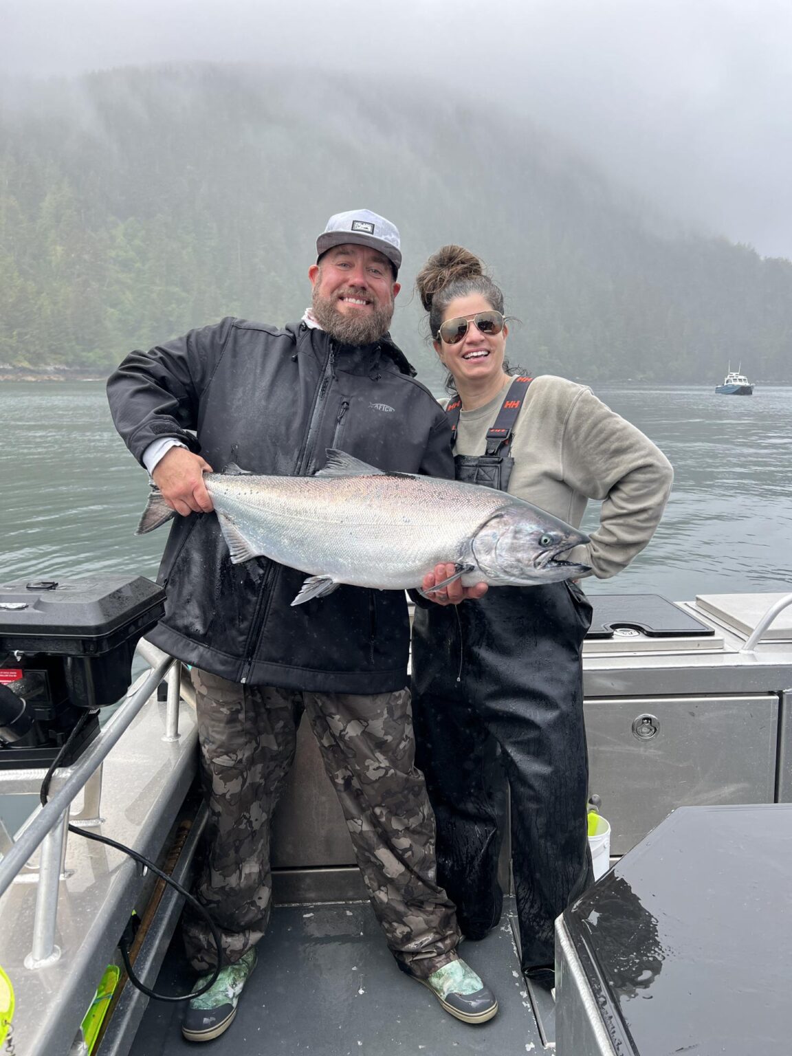 Chinook vs Coho Salmon - Haida Gwaii Safaris
